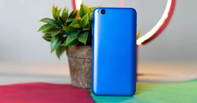 Xiaomi pe „Pure“ Android și alte cele mai bune 3 smartphone-uri de până la 12 mii de ruble 5160_5