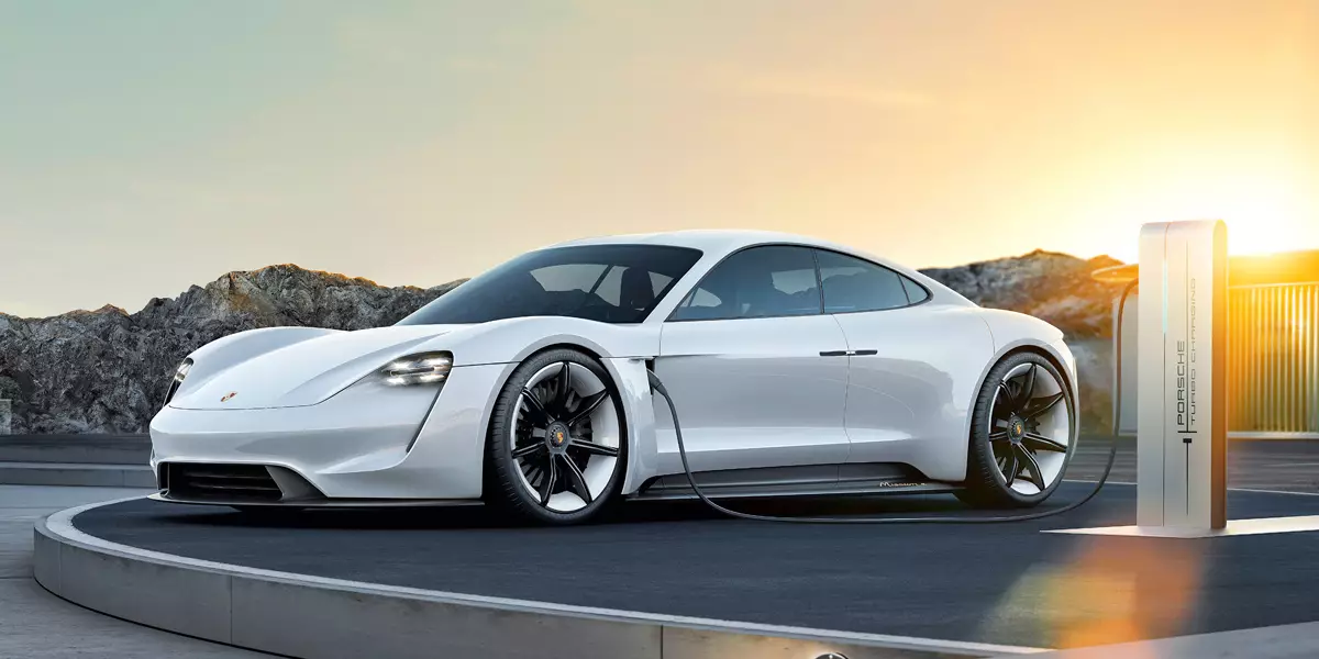 "Apple Music" pasirodys pirmame "Porsche Electric Car"