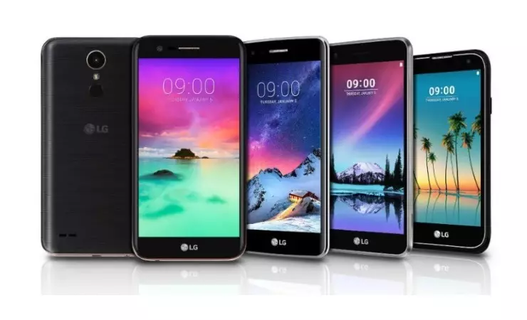 LG K 2017 Fóinphones i láthair sa Rúis