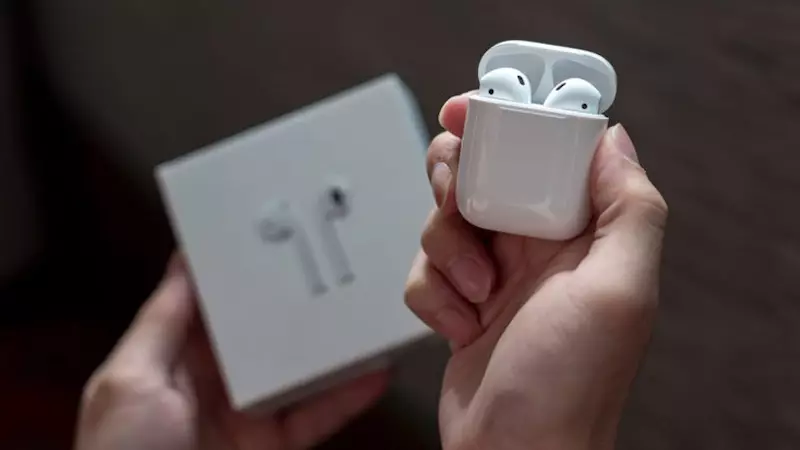 Bakit popular ang mga airpods. Alam kami ng Apple 5850_2