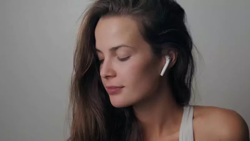 Bakit popular ang mga airpods. Alam kami ng Apple 5850_4