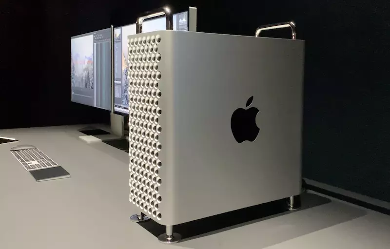 Apple пас аз гузаштан ба M1 компютерро дар Intel озод мекунад