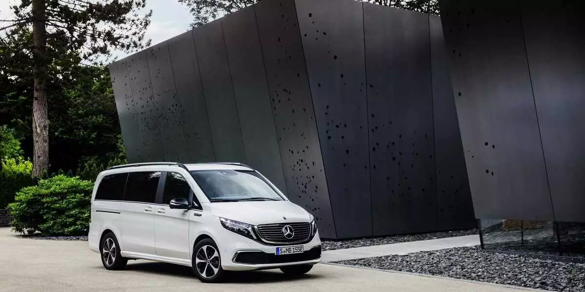 Mercedes-Benz presenterer elektrisk minivan med et slag på 405 kilometer
