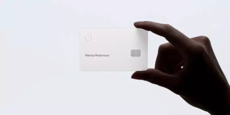 Apple քարտը շատ քմահաճ է: Այն չի կարող մաշվել սովորական դրամապանակում