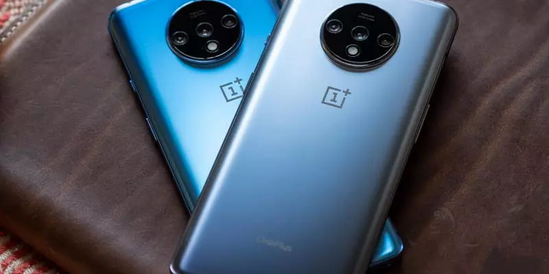 OnePlus 7T。