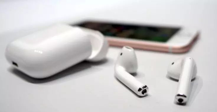 AirPods ។