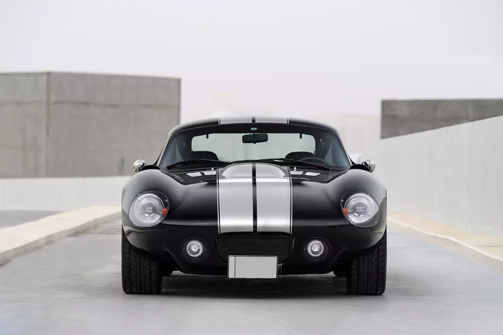 Minunat Shelby Cobra Daytona Coupe pus pe licitație 6856_3