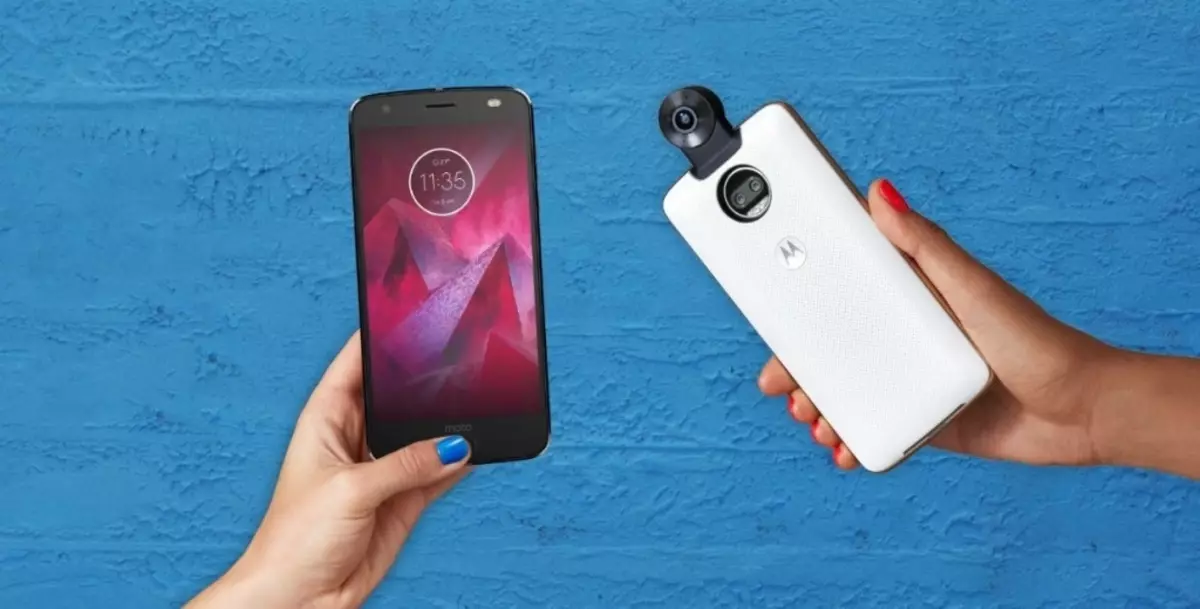 Moto Z2 Force