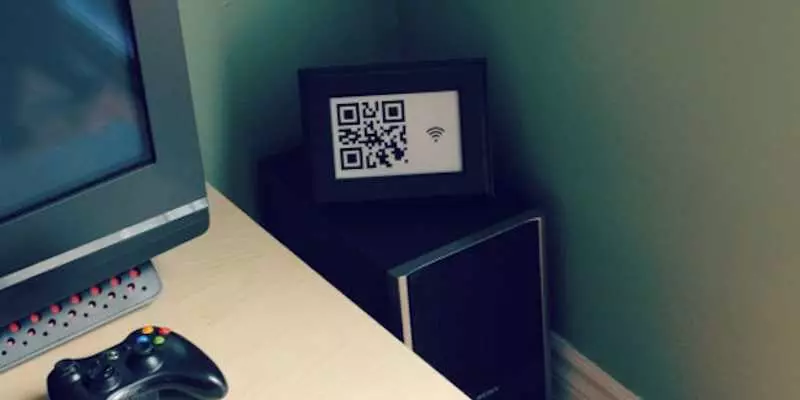 QR.