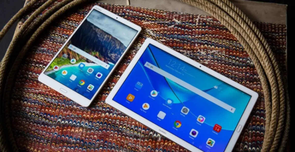 Rusia mund të blejë 360 mijë tableta Huawei me "Aurora"