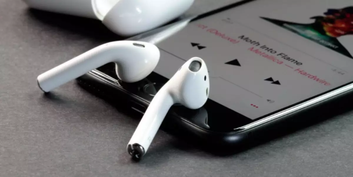 Ryssarna går till trådlöst ljud: Bluetooth-hörlurar Sales sopa bort