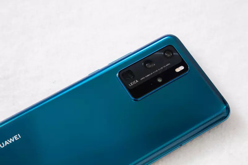 Errusian, Huawei P40 serieko smartphone banderaren aurreko ordena hasi zen 7561_9