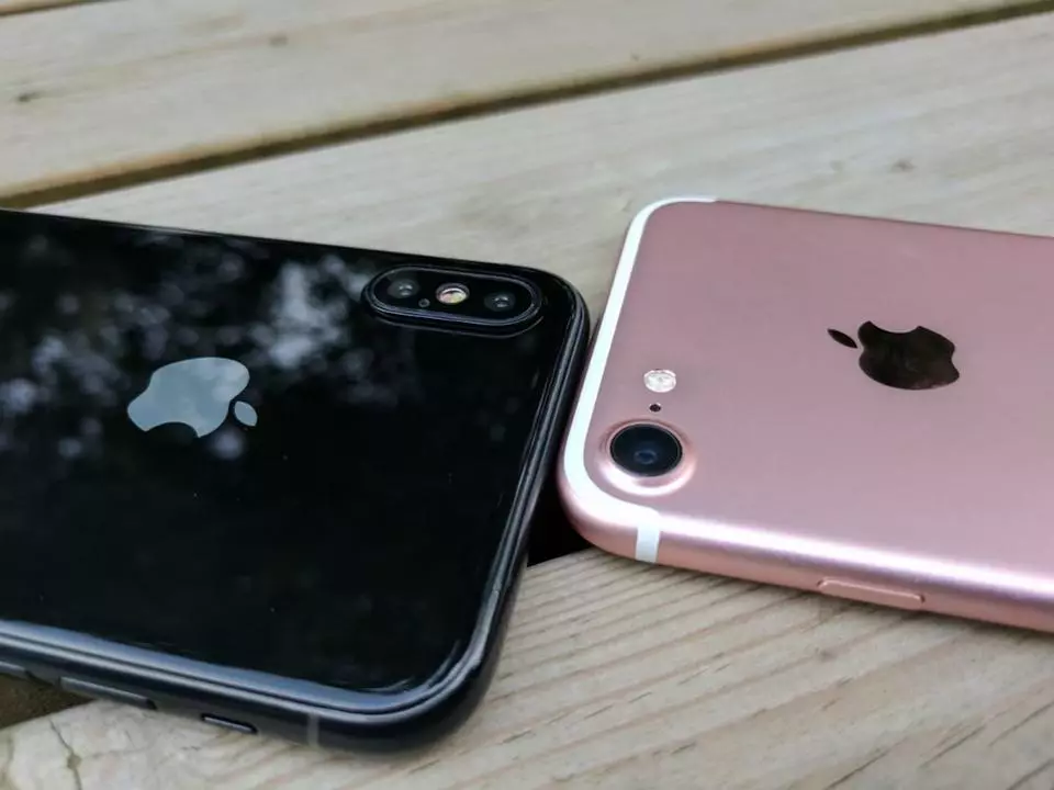 Forbes destnîşan kir ku iPhone 8 dê çawa xuya bike 7584_2