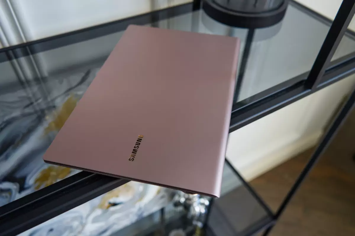 Samsung Galaxy книга преглед на Snapdragon 8CX чип: MacBook воздух на M1 сериозен ривал