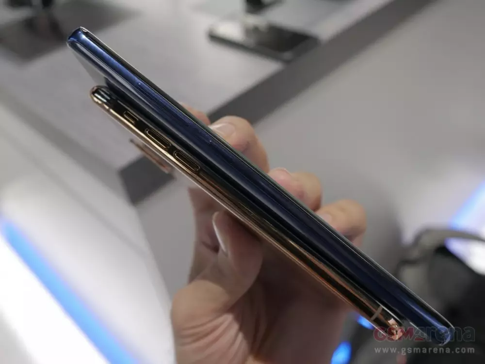 Comparação externa de Galaxy Note 8 e iPhone 8 8017_3