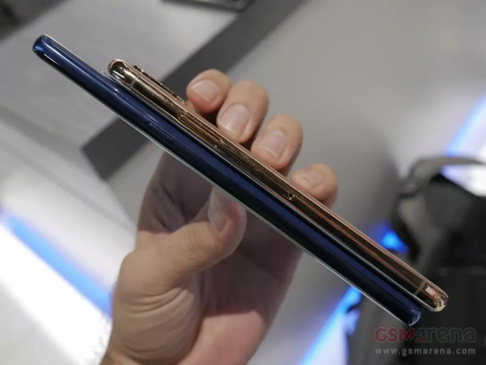 Comparação externa de Galaxy Note 8 e iPhone 8 8017_5