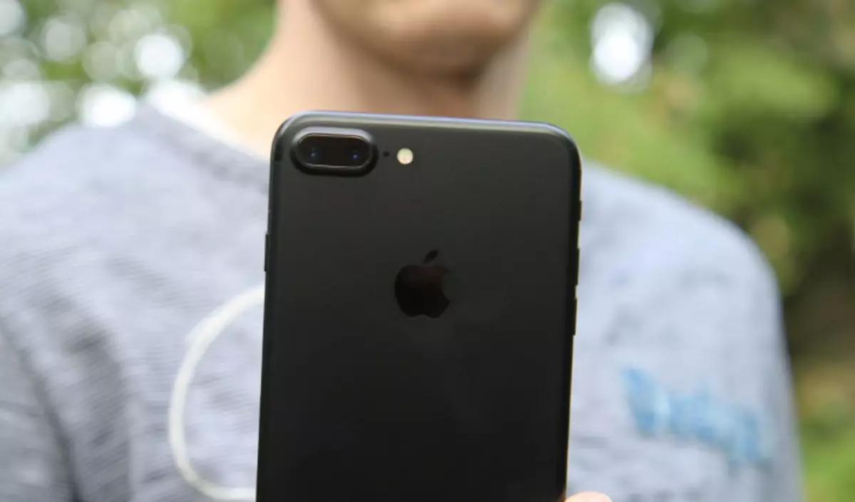 Aký je model iPhone pracujúci dlhšie ako iné? 8972_1