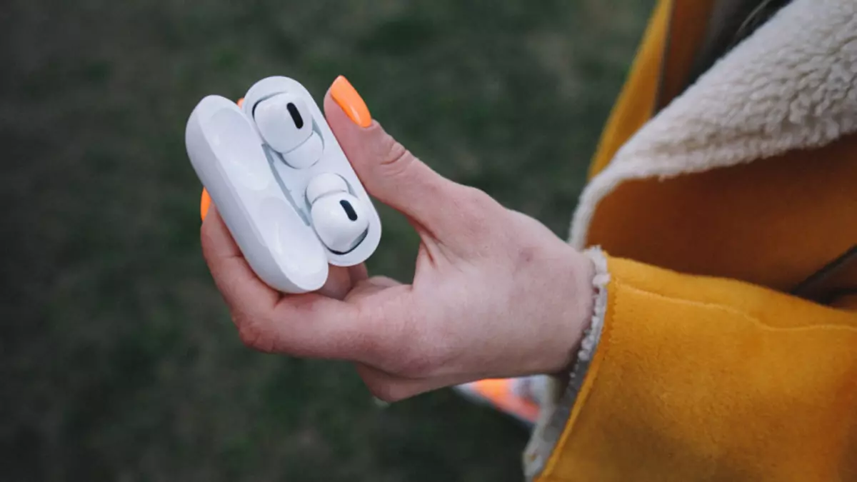 تجربہ استعمال کرتے ہوئے Airpods پرو