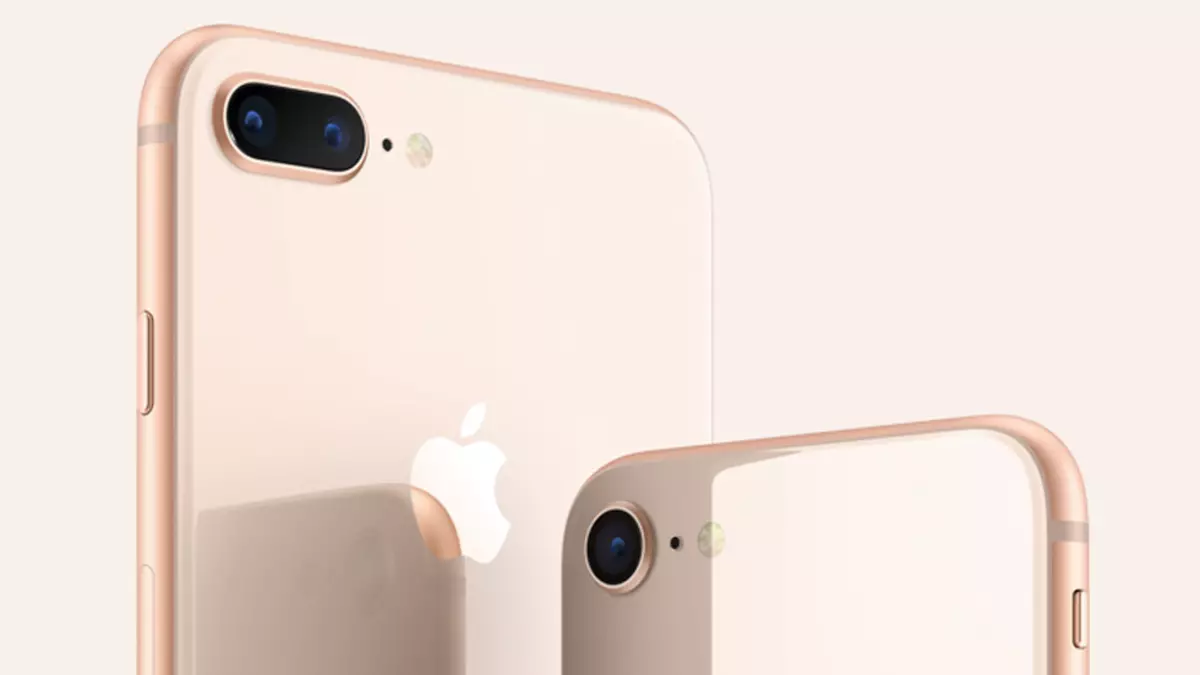 22 september kommer de första kopiorna av iPhone 8 och iPhone 8 Plus att olagligt falla i Ryssland 9226_1