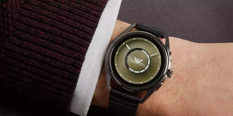 Smart Watch Emporio Armani, Michael Kors dhe Diesels u shfaqën në M.Video