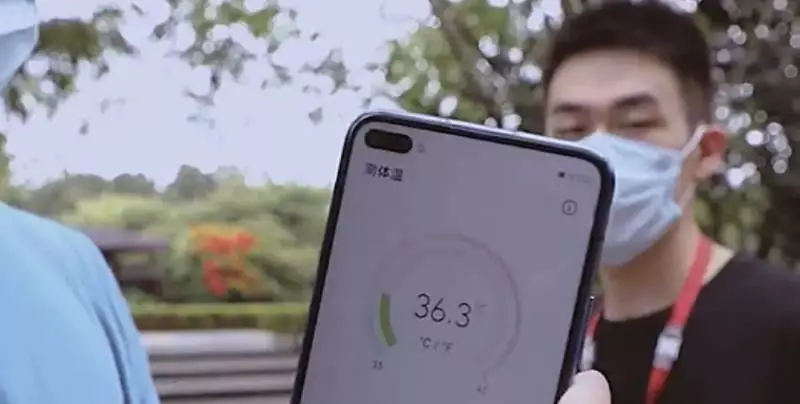 Ang karangalan ay naglabas ng isang smartphone na may built-in na thermometer